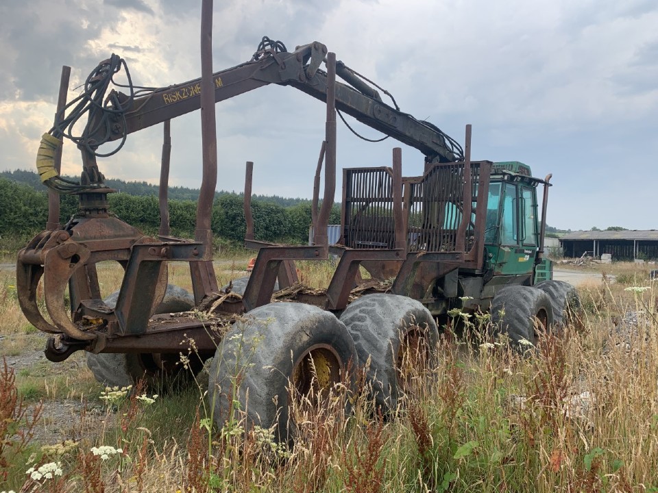 Timberjack 1210 Forwarder + Crane
